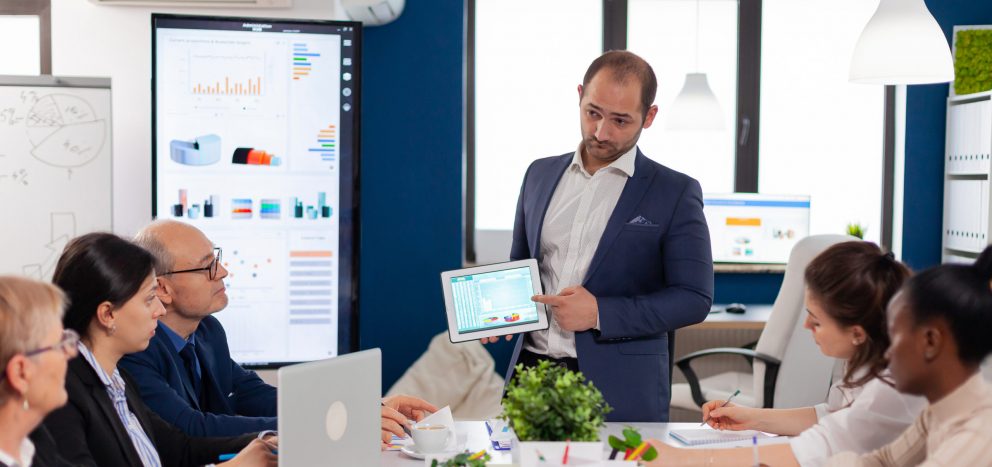 How to Present a Business Proposal ? - Publuu